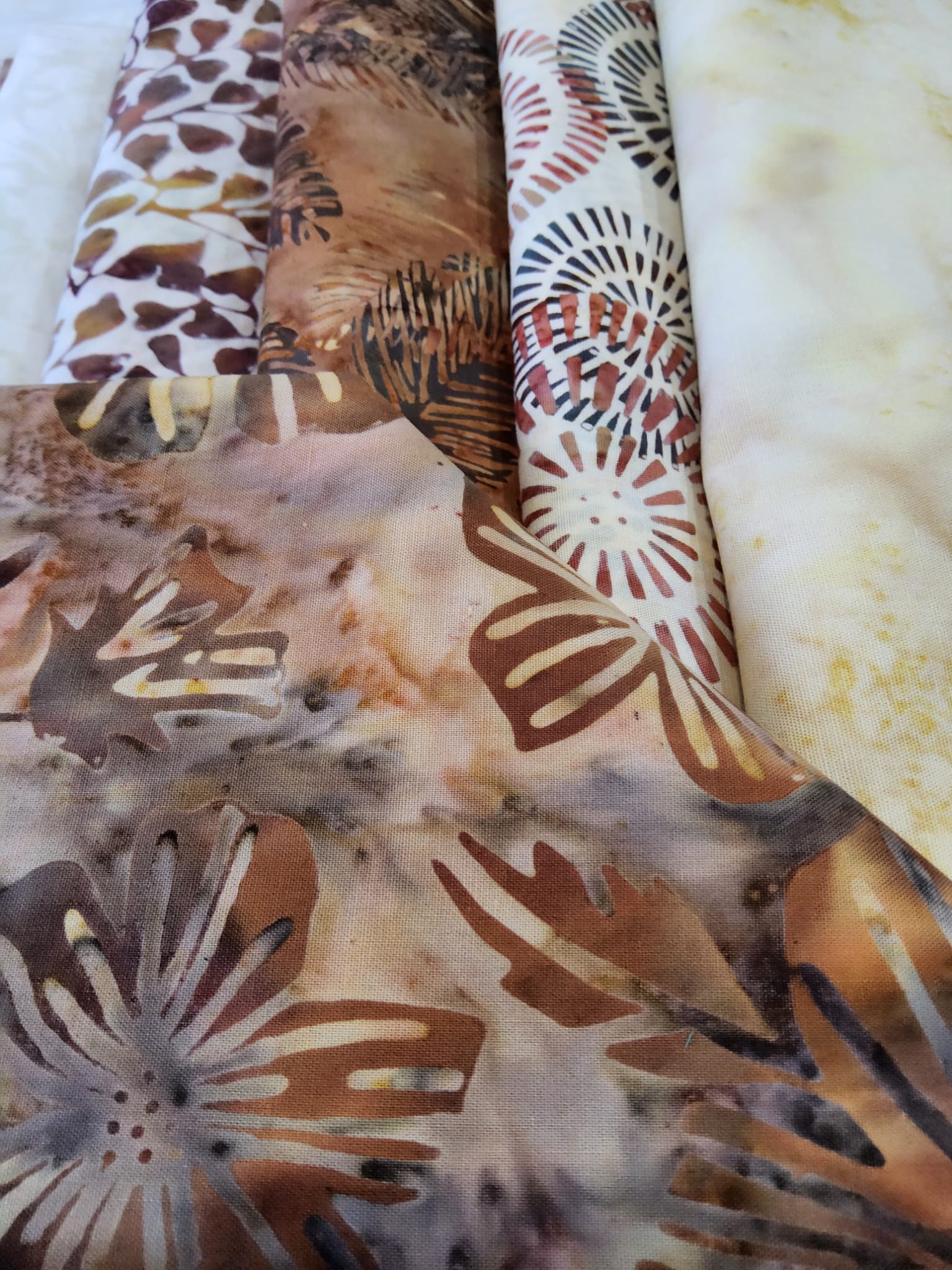 'Mocha' Hoffman Batik Bundle – Hannah's Room